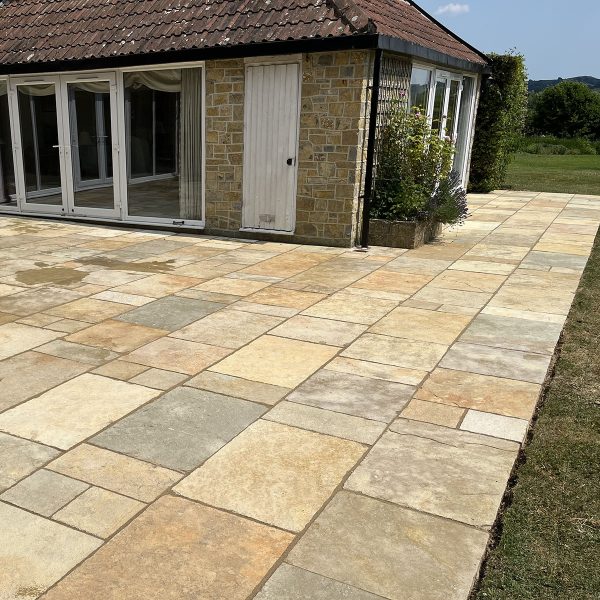 YELLOW LIMESTONE PAVING SLABS - Yellow limestone Natural Stone Supplier